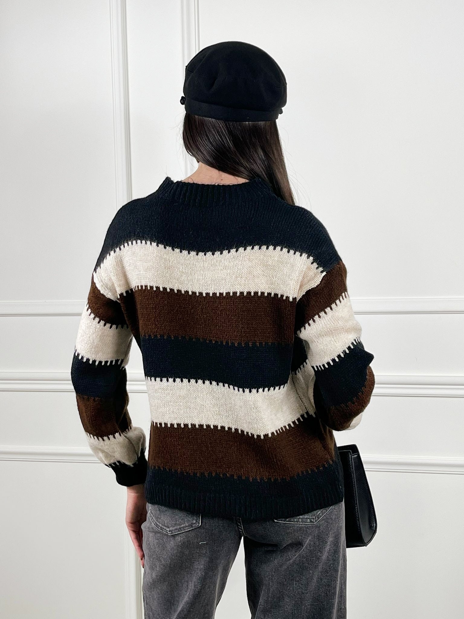 Maglia scollo barchetta a fasce